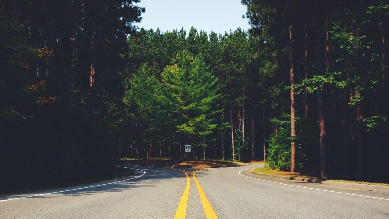 How to Stay in Your Lane While Driving - Automotive News