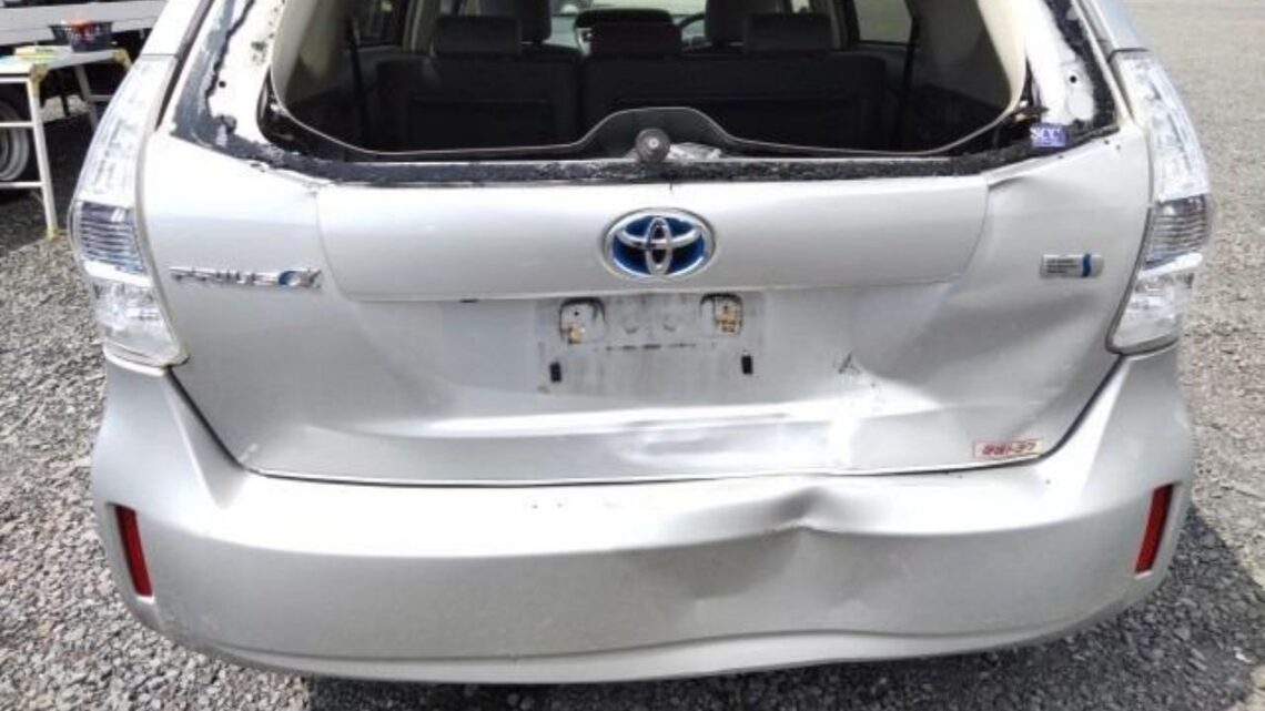 Toyota Prius Alpha Overview, Engine, Interior and Specifications