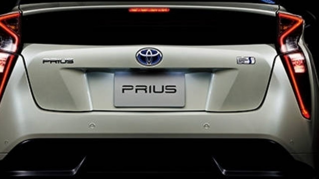 Toyota Prius Engine, Safety, Specification and Features