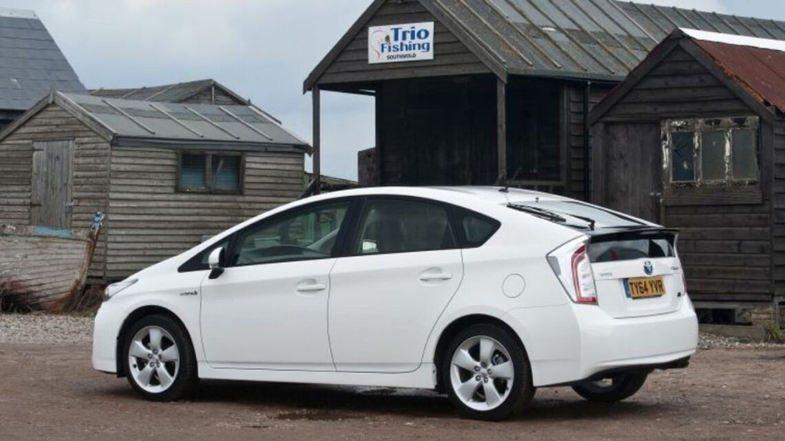 Toyota Prius Hybrid Success, Exterior, Interior and Specifications